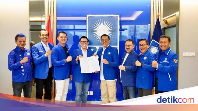 Zulhas Sahkan Pengurus PAN Jatim, Banyak Diisi Tokoh Muda Ponpes NU