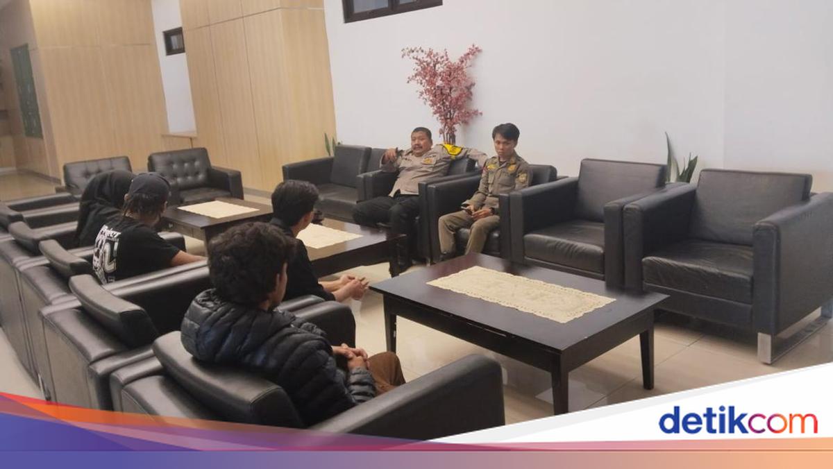 Bhabin Polres Bogor Mediasi Kasus Video Settingan di Stadion Pakansari ...