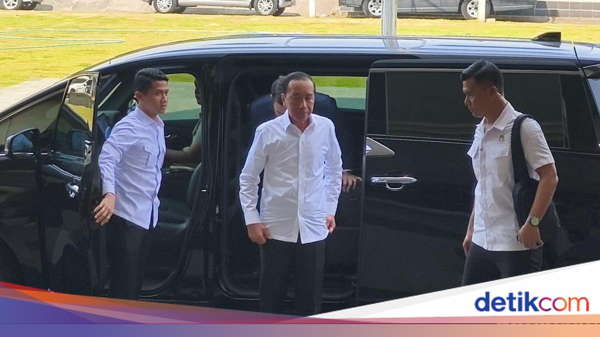 Tuding 'Orang Besar' di Balik Ijazah Palsu-Pemakzulan, Jokowi: Semua Sudah Tahu