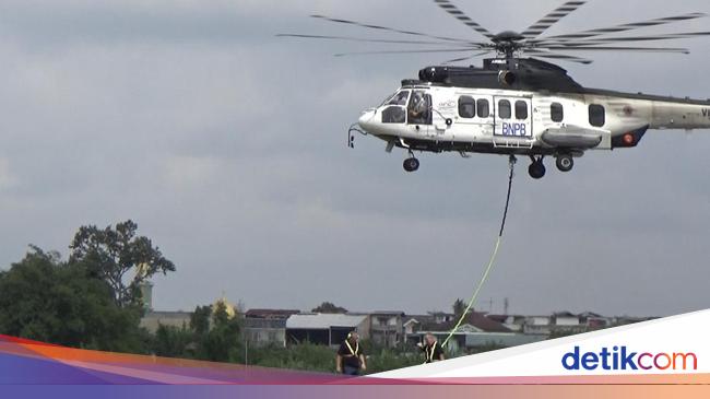 BNPB-Polri Kerahkan 5 Heli Water Bombing dan Patroli Atasi Karhutla di Jambi