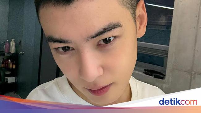 Potret Cha Eun Woo Cepak Berangkat Wamil