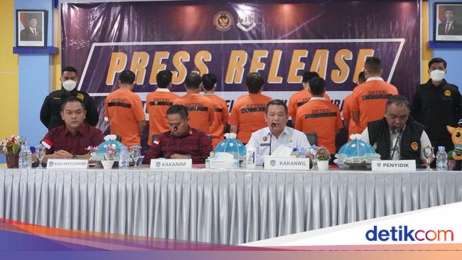 31 WNA Asal Vietnam di Baubau Dideportasi Usai Terbukti Langgar Izin ...