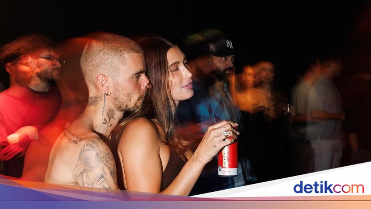 7 Gaya Nyentrik Justin Bieber Pakai Celana Melorot Sampai ke Bokong