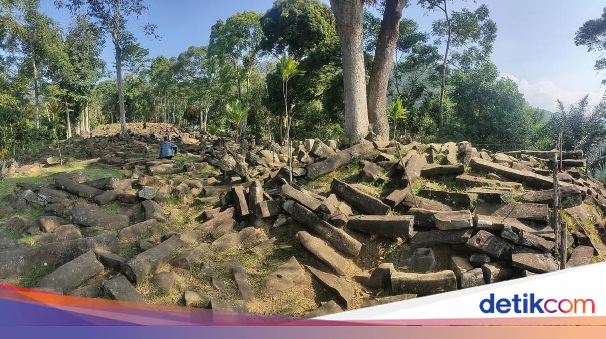 Meski Lagi Dipugar, Gunung Padang Tetap Buka buat Wisata