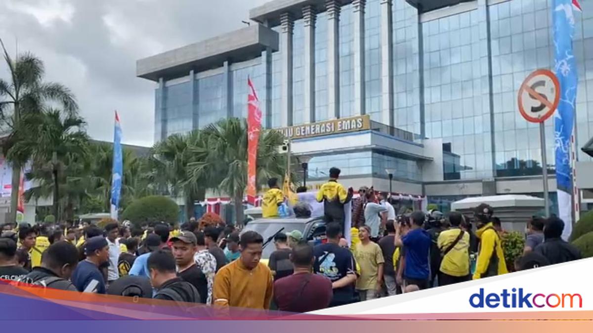 Ratusan Driver Demo di Kantor Gubernur Kaltim, Tuntut Kantor Maxim Dibuka