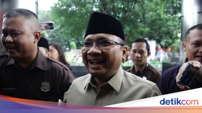 Respons Eks Menag Yaqut Usai Dicegah KPK ke Luar Negeri