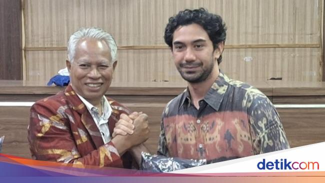 Reza Rahadian Minta Pemkab Bima Gerak Cepat Perbaiki Sekolah Rusak