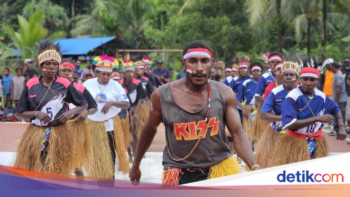 Sambut HUT ke-80 RI, Warga Ayuka & Tipuka Antusias Ikuti Lomba Tari Seka