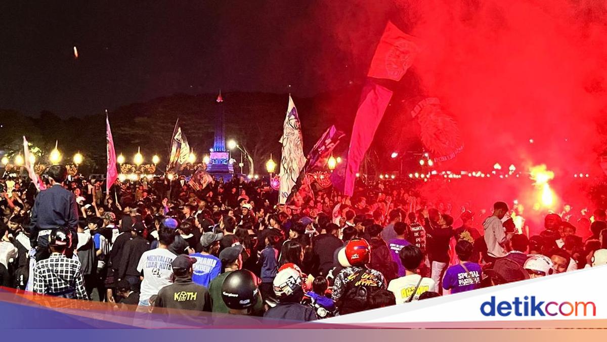 Ribuan Aremania Rayakan HUT ke-38 Singo Edan
