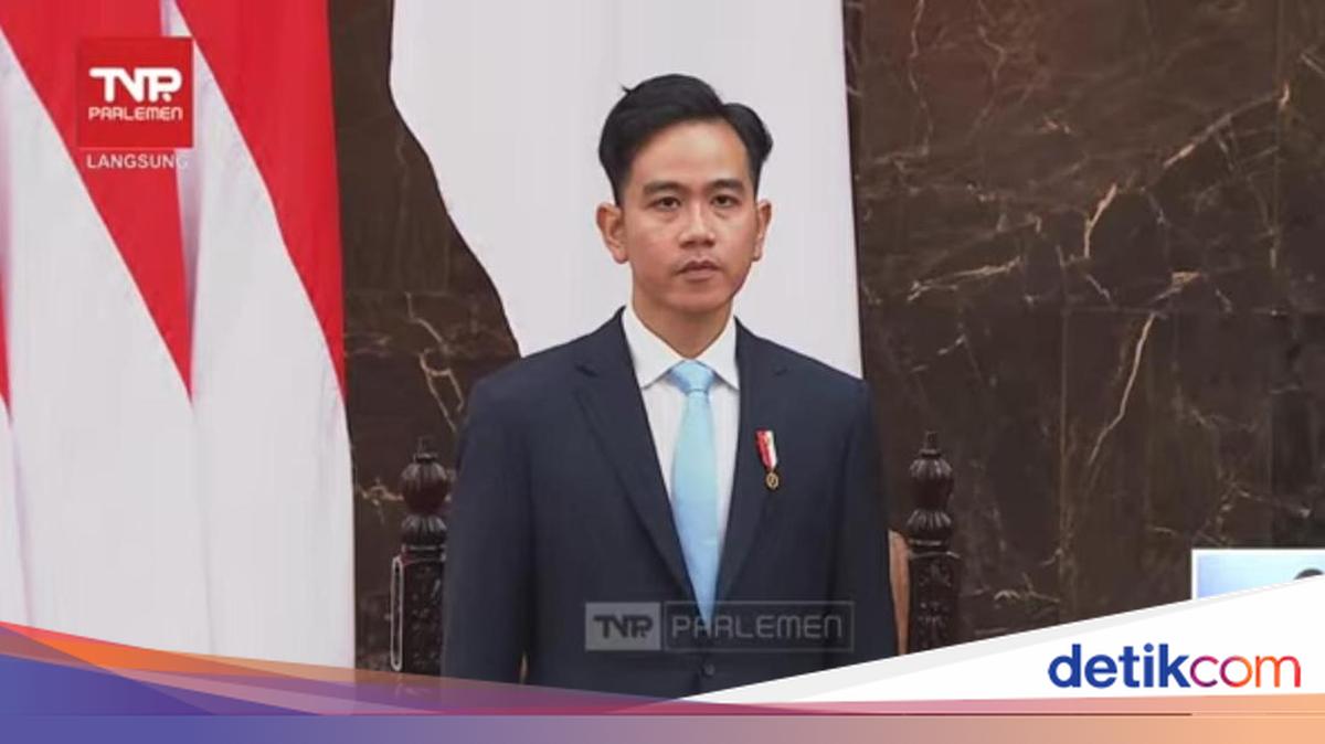 Gibran Ganti Dasi di Sidang Tahunan MPR, Awalnya Merah Lalu Biru Muda