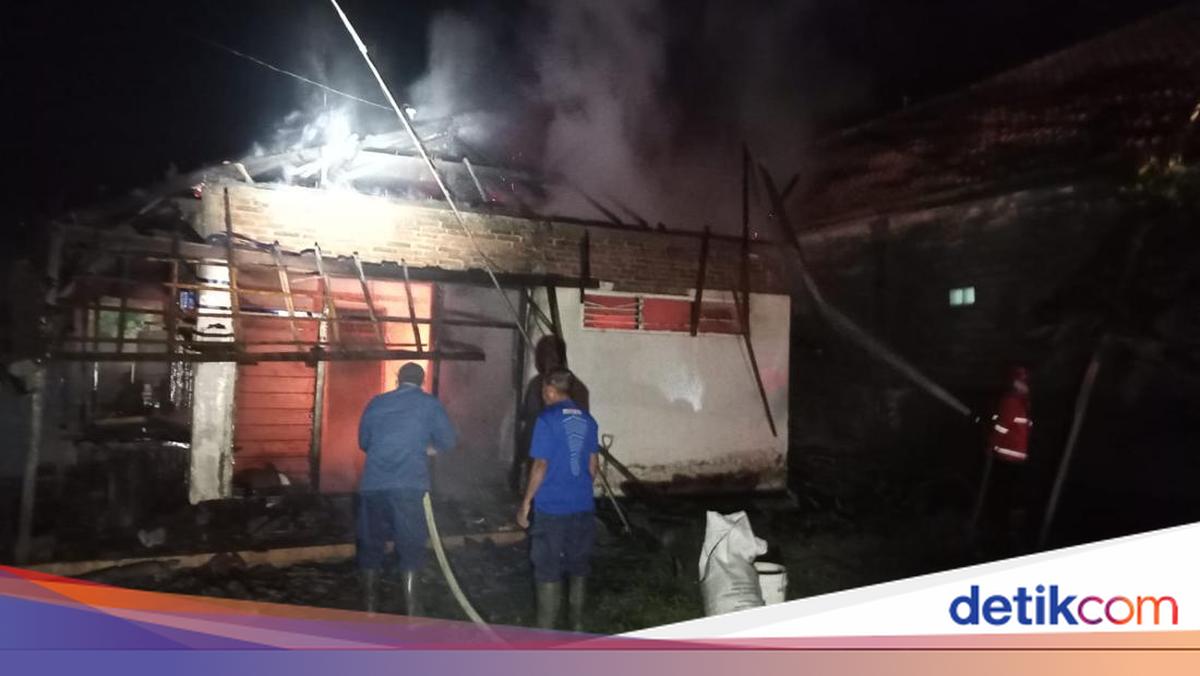Rumah di Jembrana Ludes Terbakar gegara Api Dupa, Nenek 77 Tahun Selamat