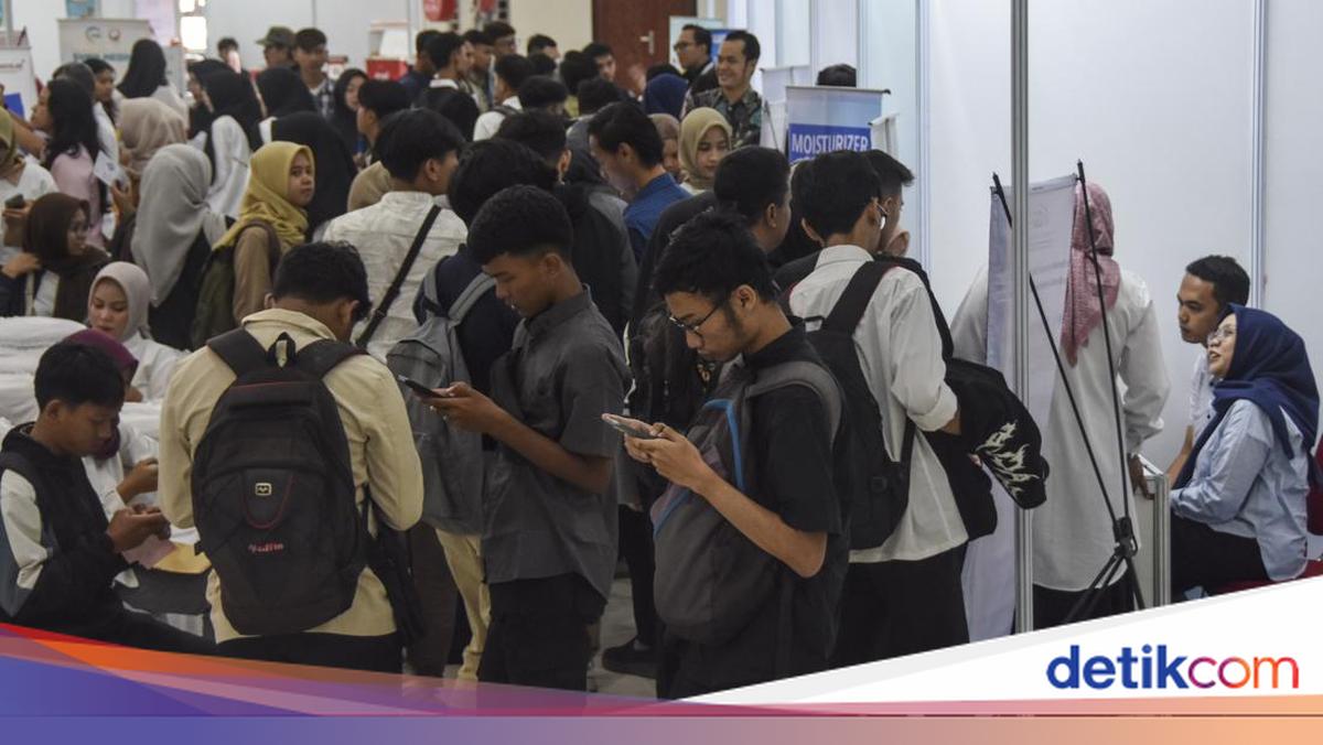 Kemnaker Larang Syarat Good Looking-Tinggi Badan di Lowongan Kerja