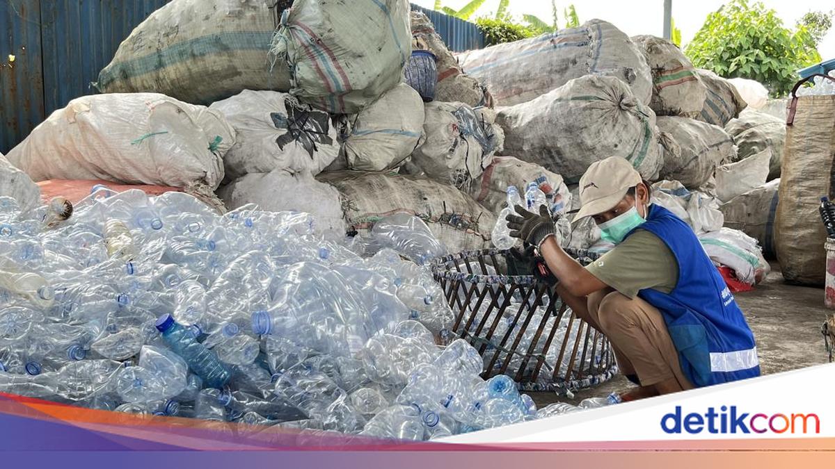 Mendagri Tito Karnavian Surati Koster soal Larangan AMDK di Bali
