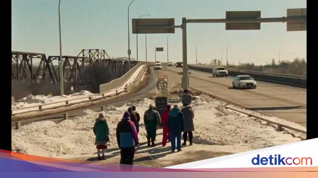 Universal Language Bisa Ditonton Streaming, Film Absurd tapi Bermakna