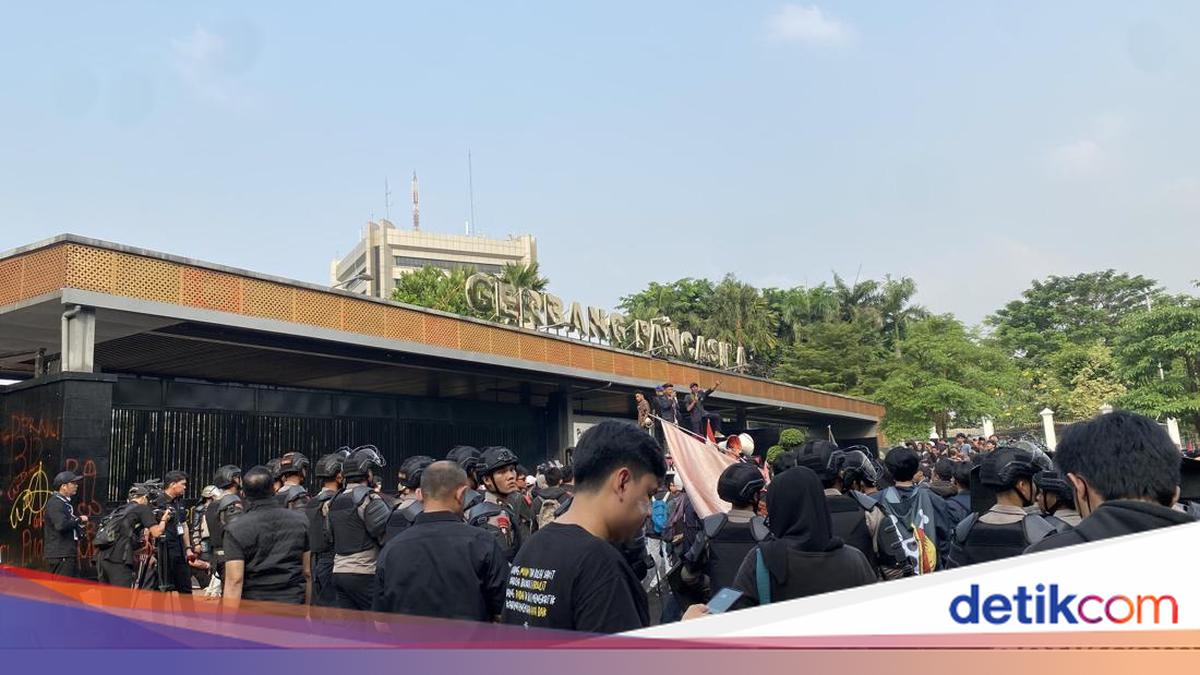 Pernyataan Sikap Kampus di Yogya soal Bebersih DPR: UGM, UII, UNU, UMY