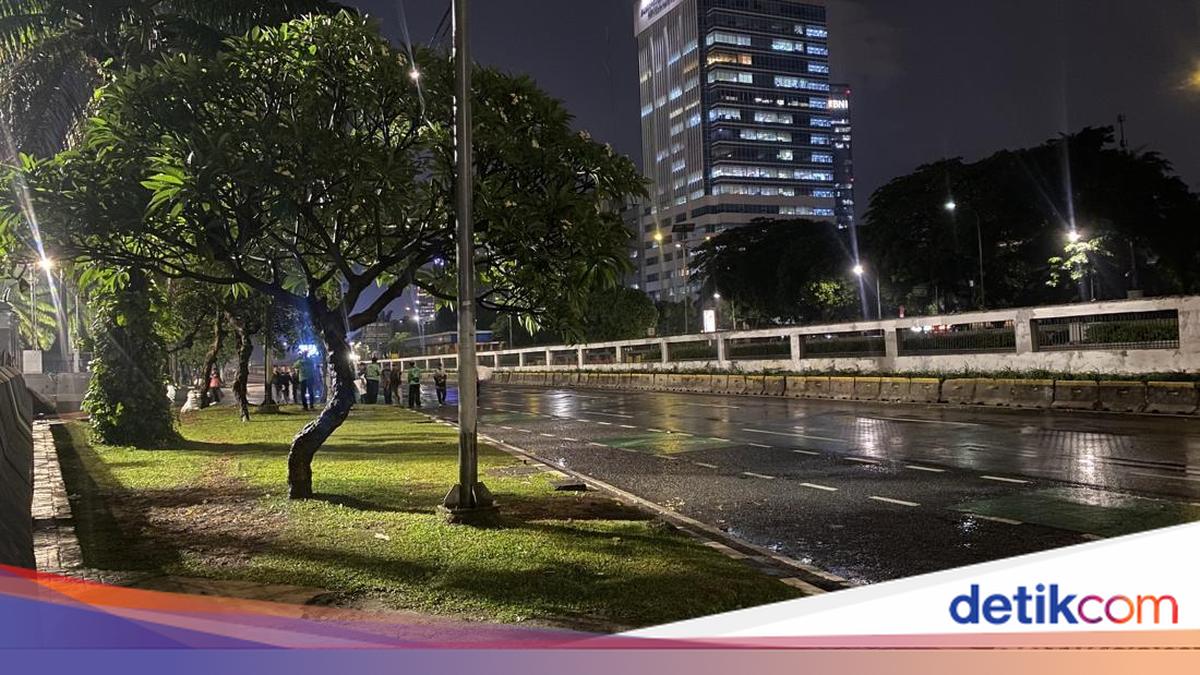 Lalin Depan DPR dan Tol Dalkot Masih Ditutup Malam Ini, Begini Situasinya