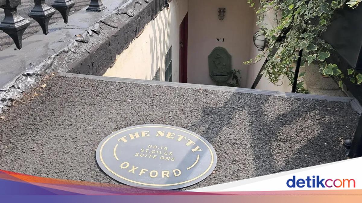 Bekas Toilet Umum Ini 'Disulap' Jadi Hotel, Lokasinya Nyempil Banget!