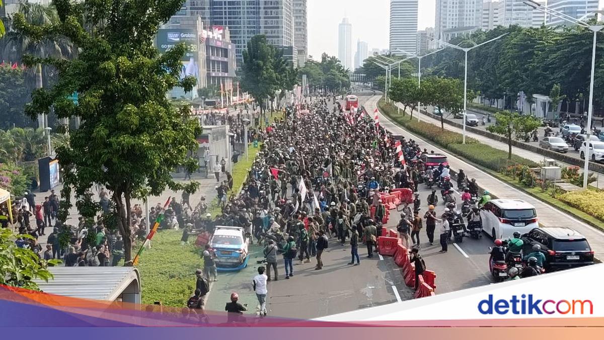 Massa Bela Affan Kurniawan Demo di Polda Metro, Akses MRT-Lalin SCBD ...
