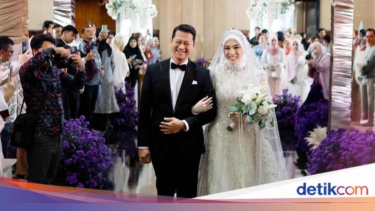 Clara Shinta Menikah dengan Alexander: Dia Bisa Terima, Bukan Sempurna