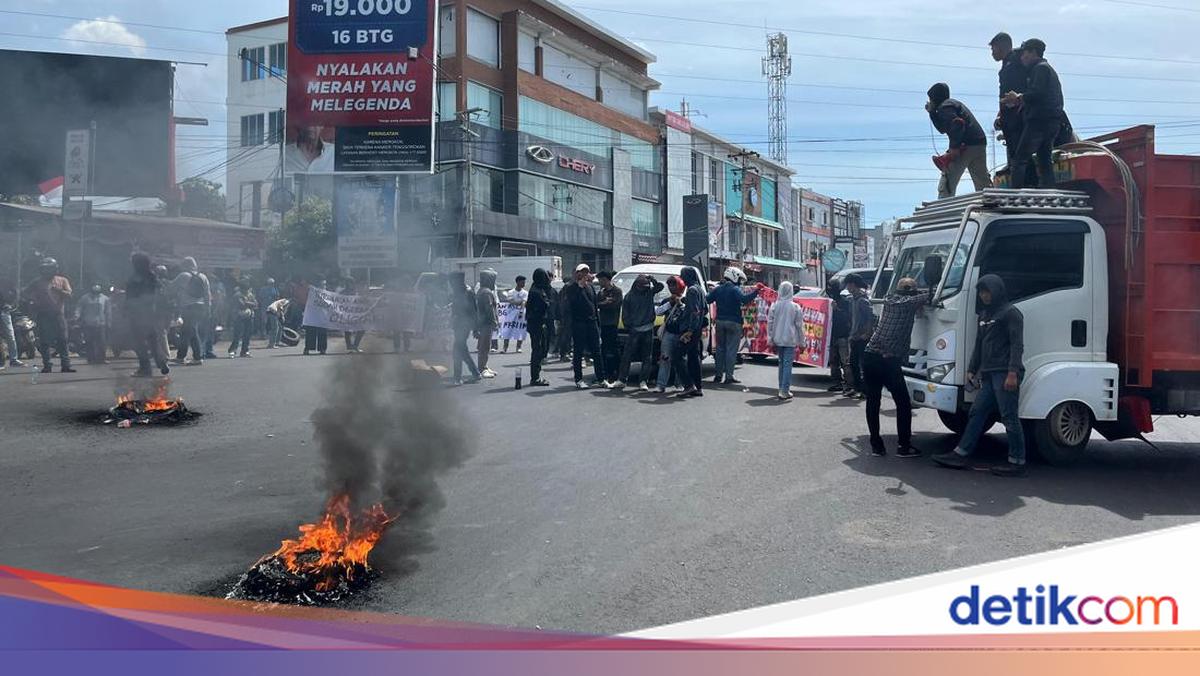 Demo di Pertigaan Tello Picu Jalan Perintis Makassar Macet, Massa ...