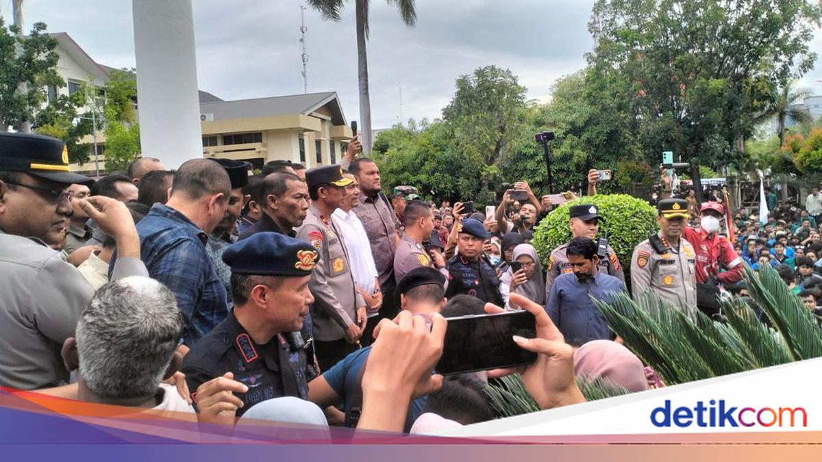 Ketua DPRA Usul ke Massa Tambah Poin Aceh Pisah dari Pusat dalam Petisi