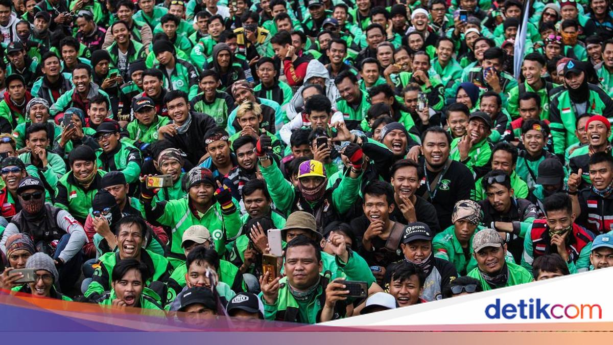 Solidaritas di Jalanan: Perjuangan dan Harapan Ojol di Tengah Gejolak ...