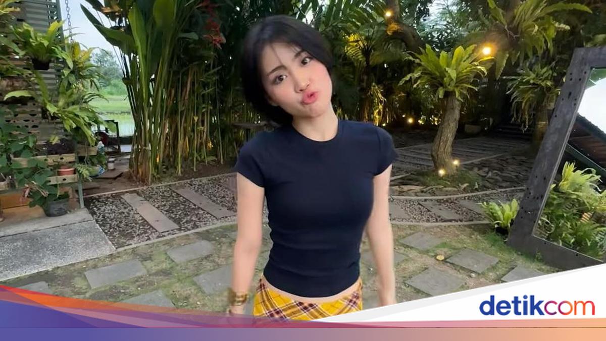 Ella JKT48 Soal Foto Viral Bareng Cowok: Minta Maaf-Terima Konsekuensi