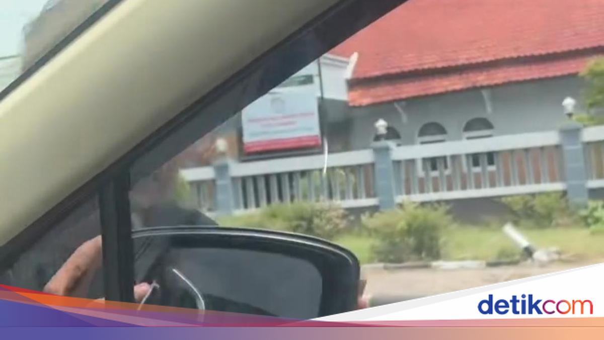 Viral! Aksi Pria Diduga Rekayasa Kecelakaan di Cirebon