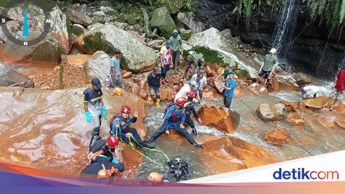Jasad Pria Nyangkut di Curug Seribu Bogor Diduga Warga yang Hilang 9 Hari