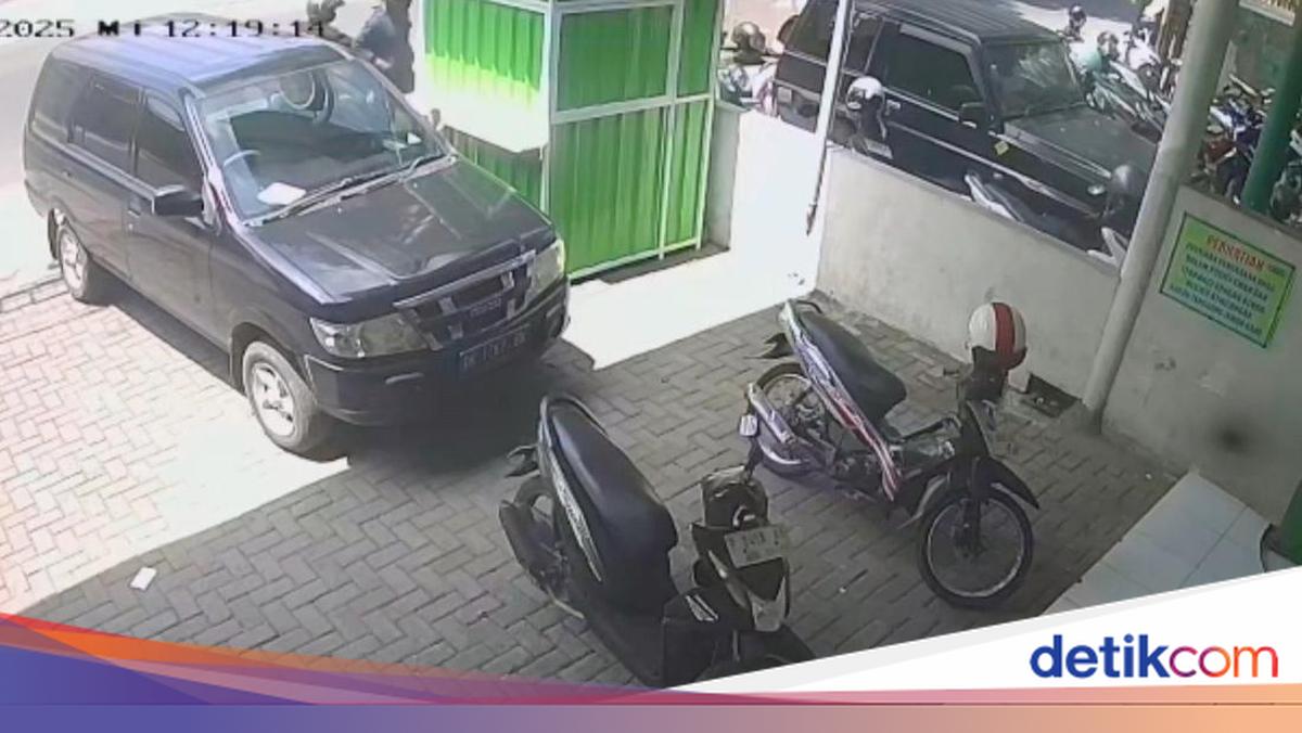 Terekam CCTV Aksi Curanmor di Kantor PCNU Bondowoso