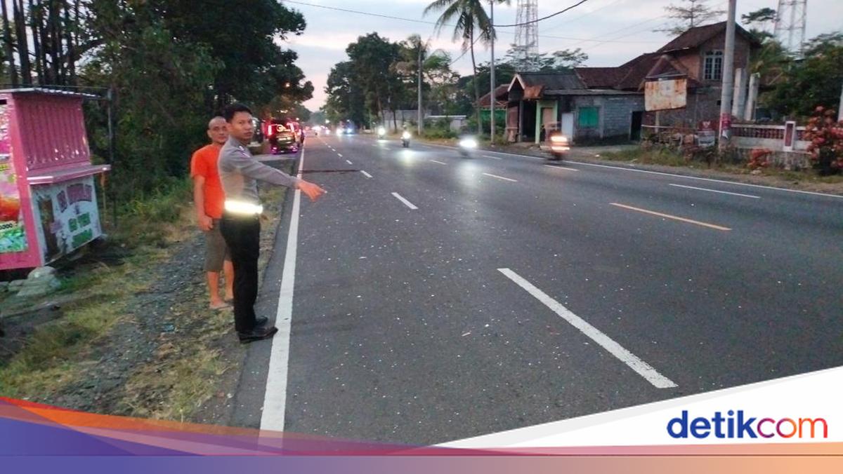 Pria Pejalan Kaki Tewas Ditabrak Mobil di Boyolali