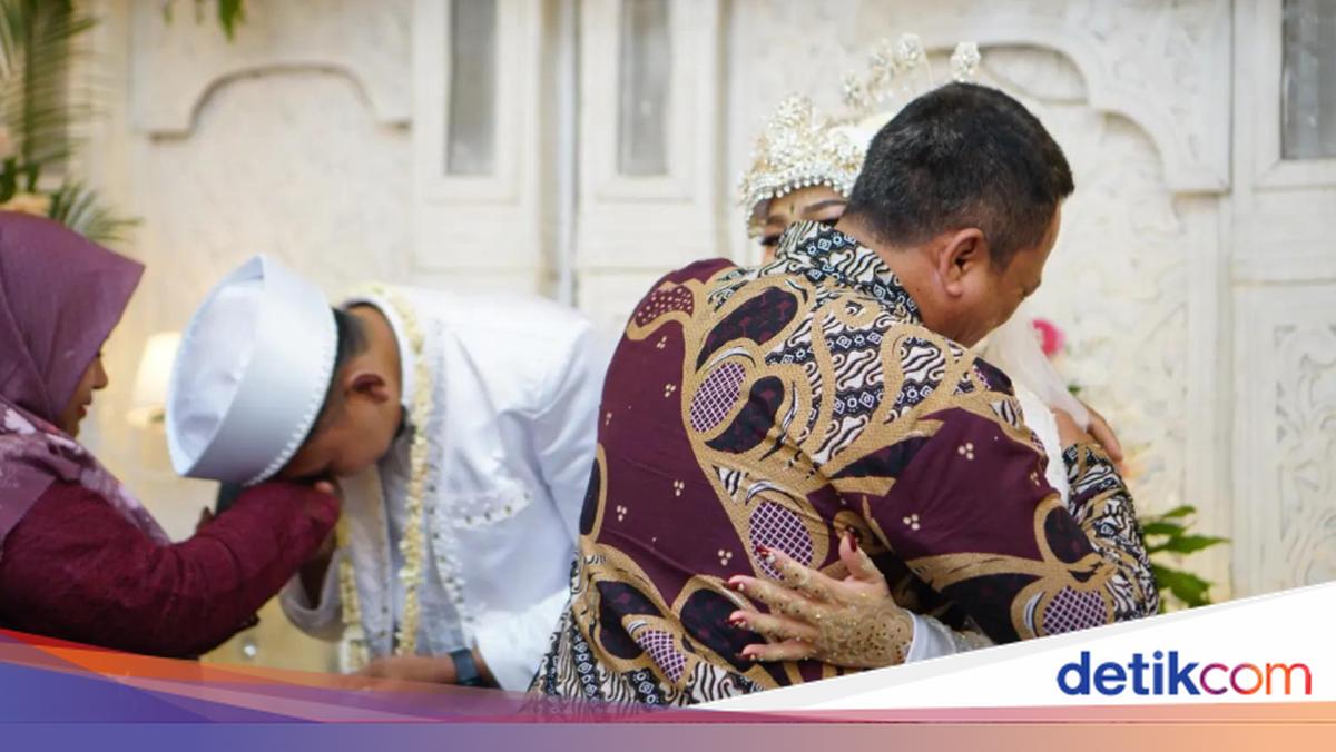 Viral Momen Haru Ayah Bertemu Putrinya Saat Akad Nikah Usai 19 Tahun ...
