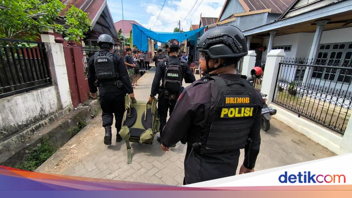 Gegana Ledakkan Granat yang Ditemukan di Dapur Rumah Warga Maros