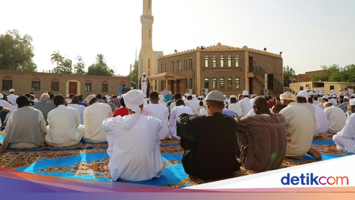 Bolehkah Mengganti Sholat Jumat dengan Sholat Dzuhur? Ini Ketentuannya