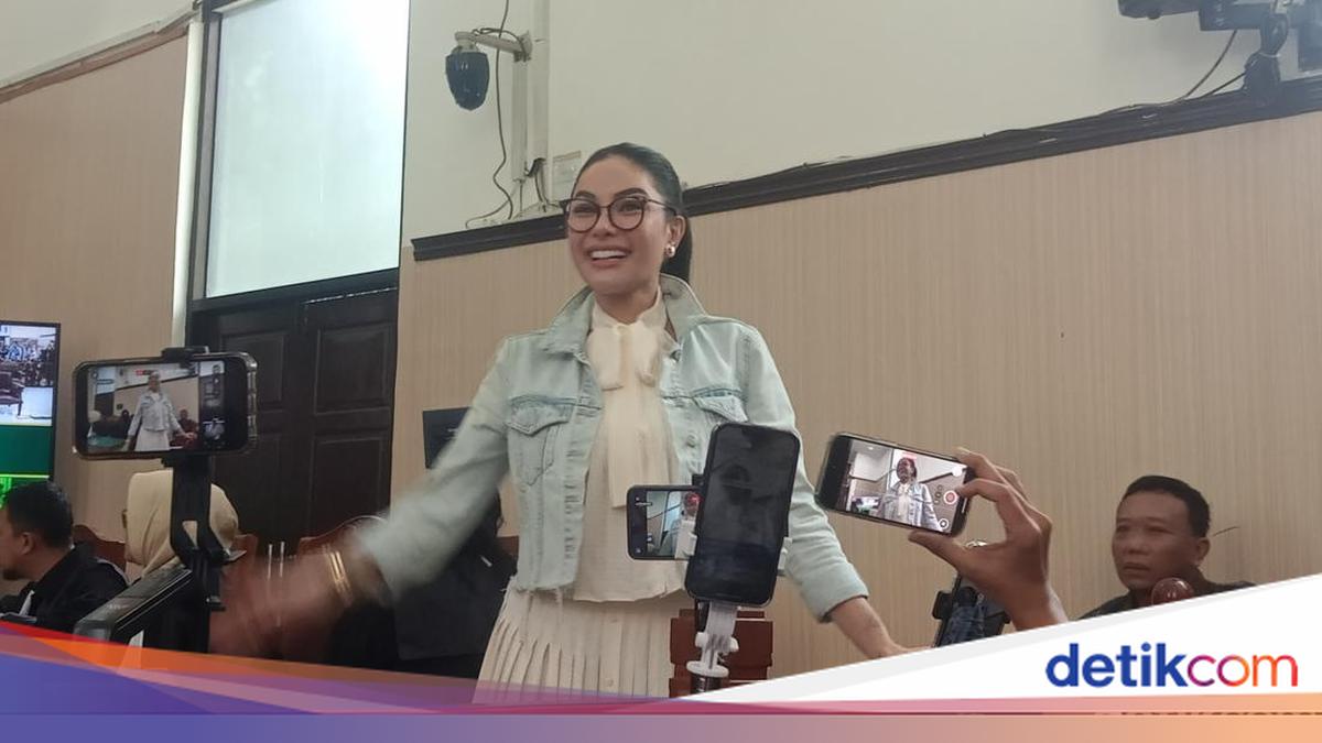 Nikita Mirzani Langsung Disemprot Hakim karena Sikapnya kepada Jaksa