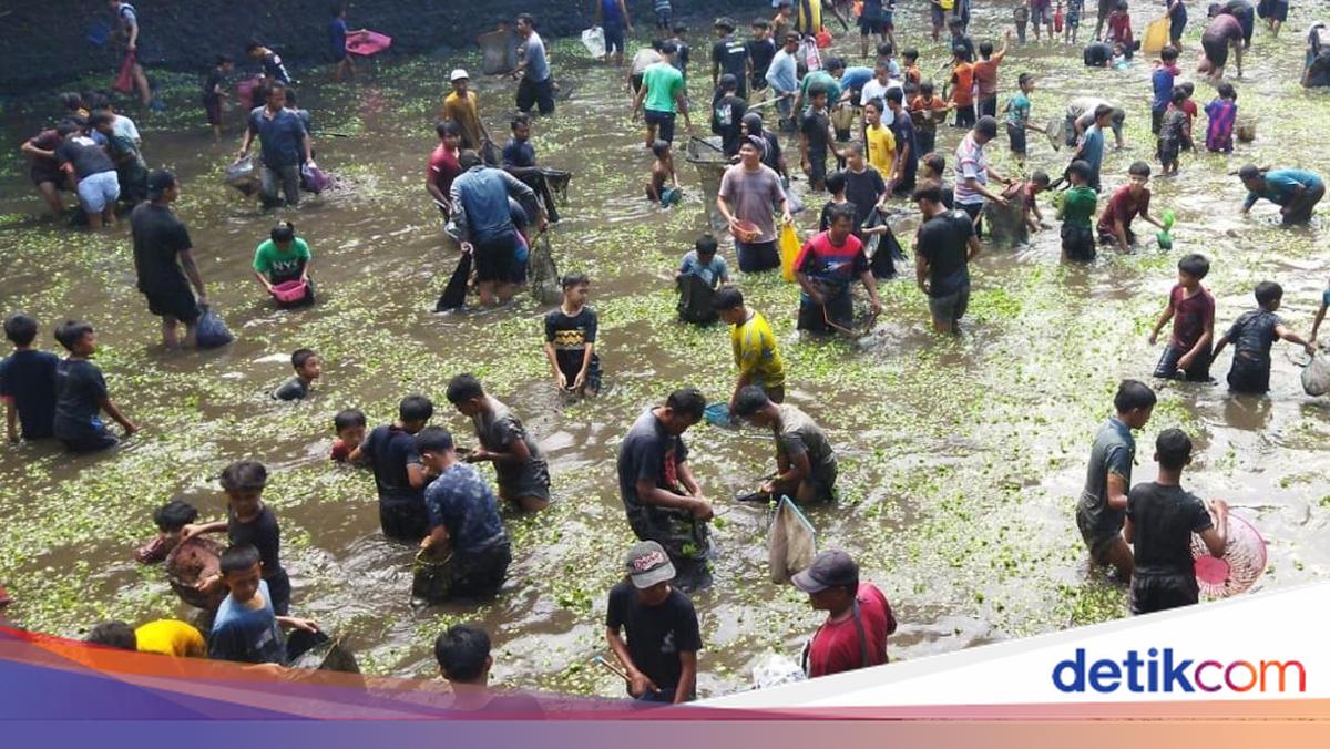 Terpopuler: Tradisi Buka Tetek yang Diikuti Banyak Orang di Klaten