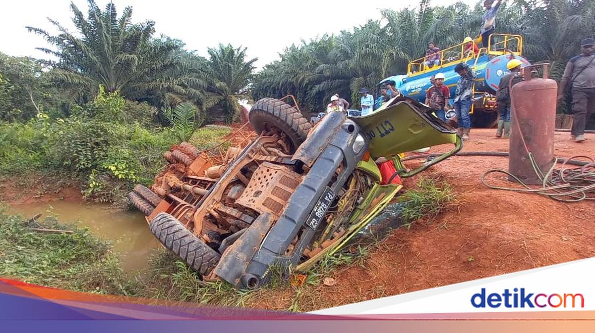 Truk Angkut Minyak Sawit Terguling di Merauke, Anak 2 Tahun Tewas