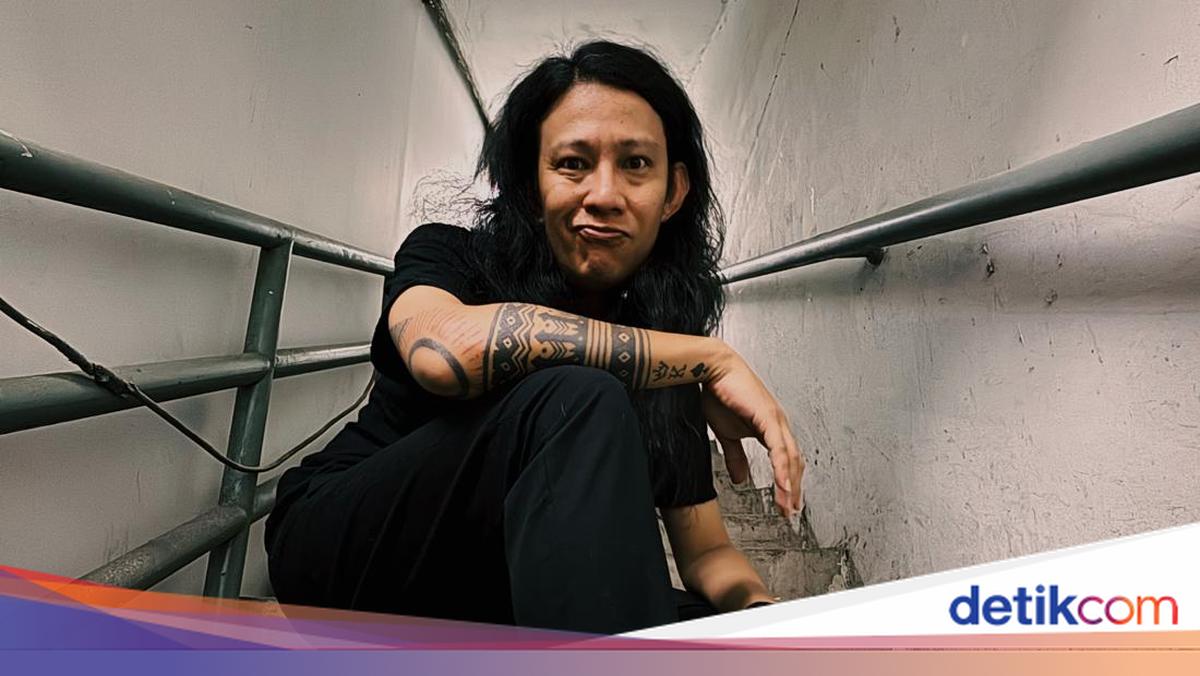 Bentuk Protes Abe Tobing Lewat Sik Sik Sibatumanikam