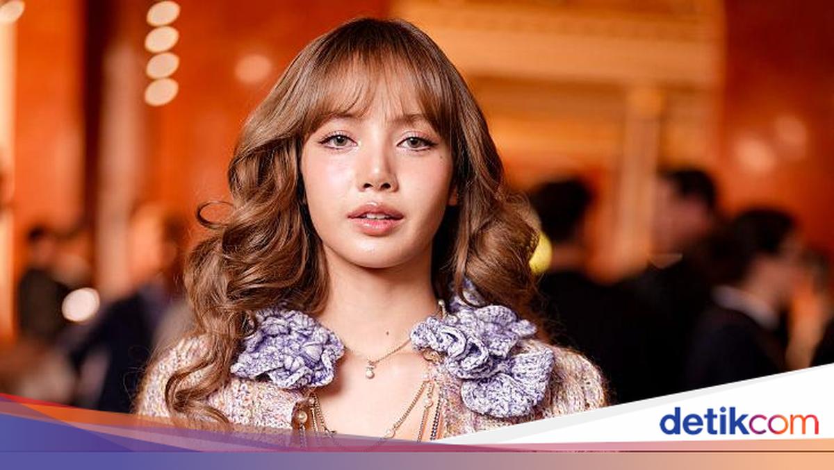 Lisa BLACKPINK Nonton Bon Appetit Your Majesty, Fans: TerJeonHa-JeonHa Juga