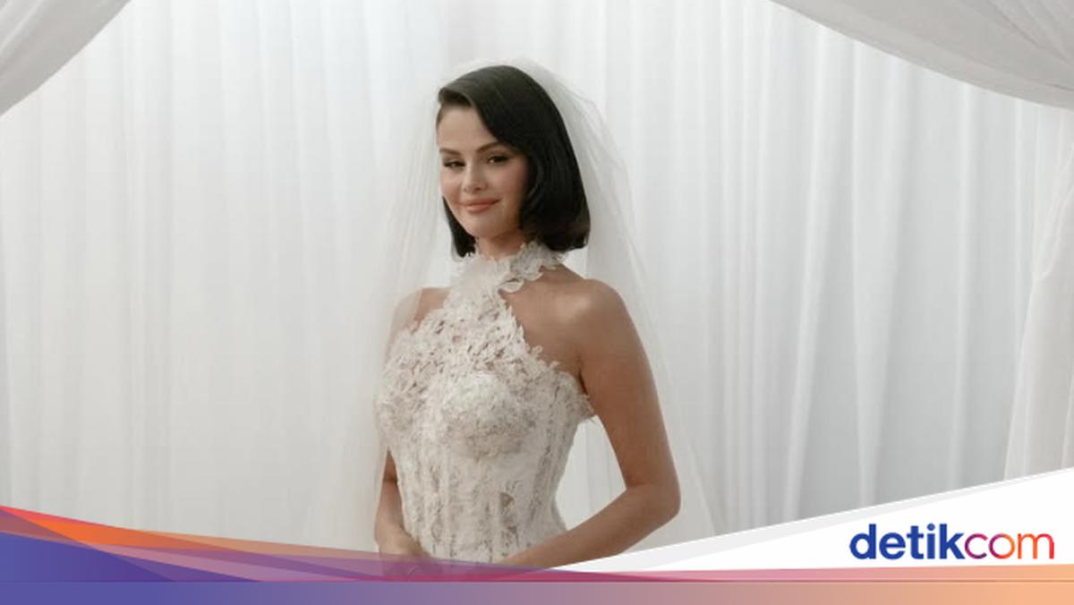 Detail Baju Pengantin Selena Gomez, Ada Pesan Rahasia untuk Benny Blanco