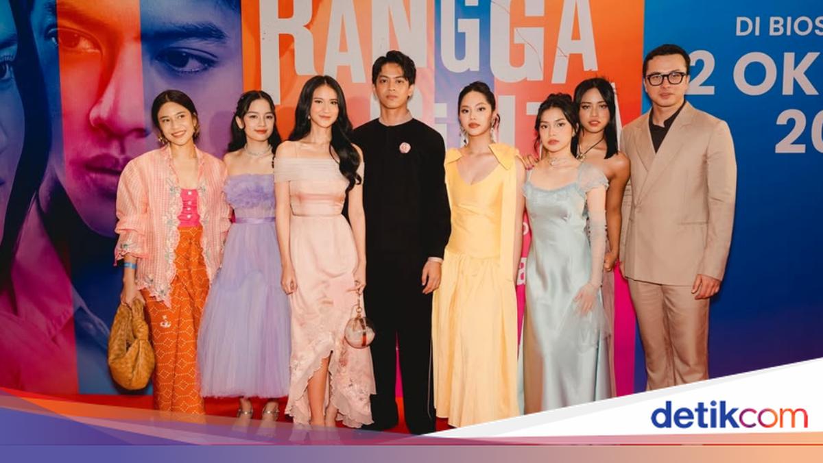 Foto 'Geng Cinta' Baru Versi Gen Z, Kompak Bergaun Pastel Hadiri ...