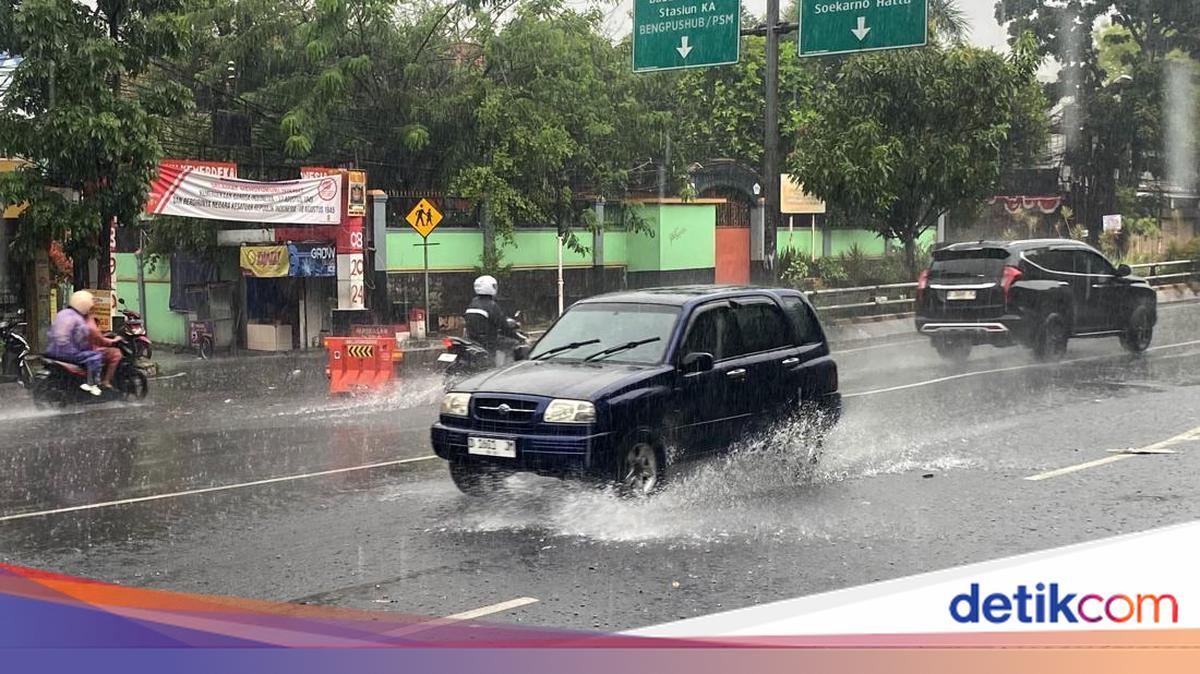 BMKG Ingatkan Potensi Hujan Lebat di Jawa Barat Sepekan ke Depan