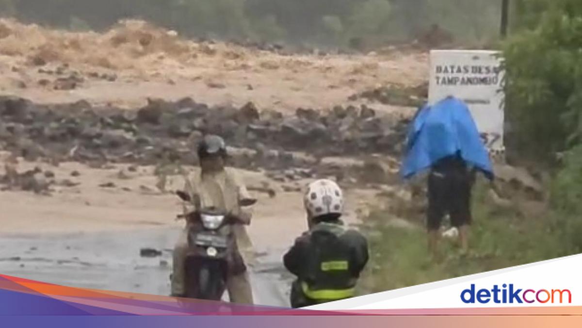 Longsor Tutup Jalan Trans Ampana-Poso di Tojo Una-una, Lalin Lumpuh