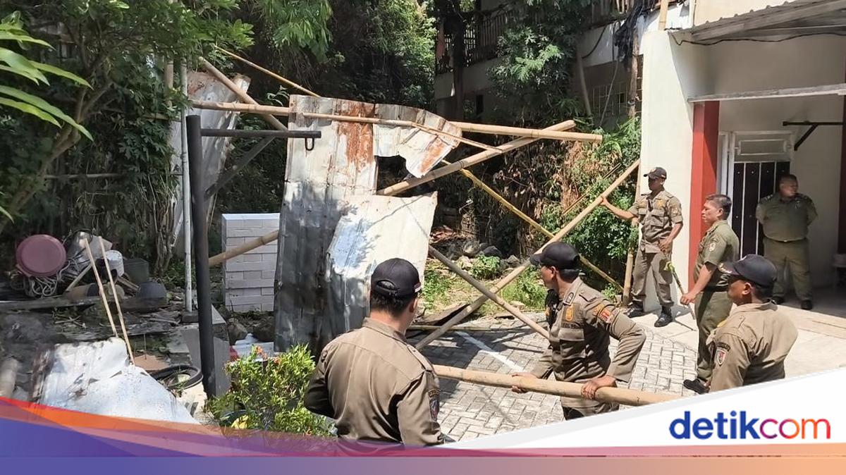 Akamsi Blokir Jalan Perumahan di Semarang Tantang Satpol PP ke Pengadilan