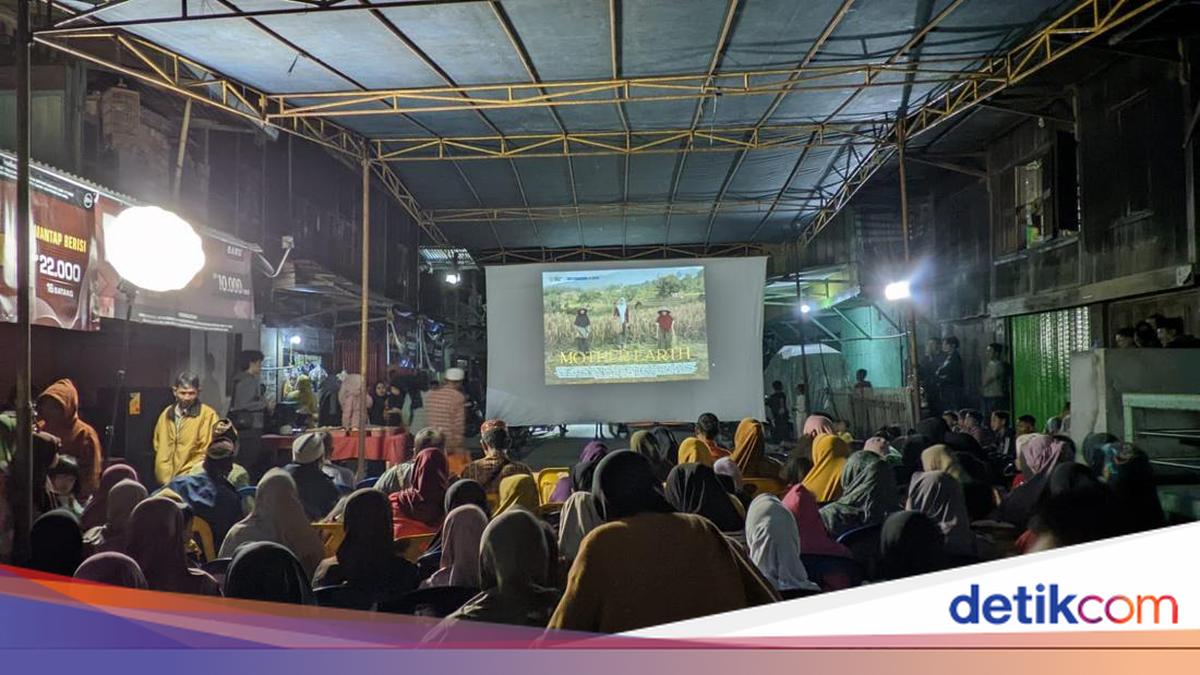 Warga Semende Maknai Adat Lewat Film Layar Tancap Tunggu Tubang