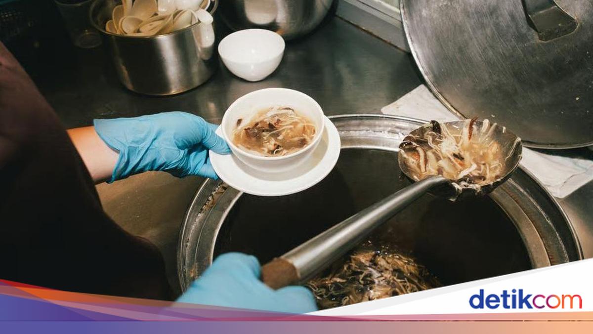 Resto Ini Konsisten Sajikan Sup Ular Legendaris Sejak 130 Tahun Lalu