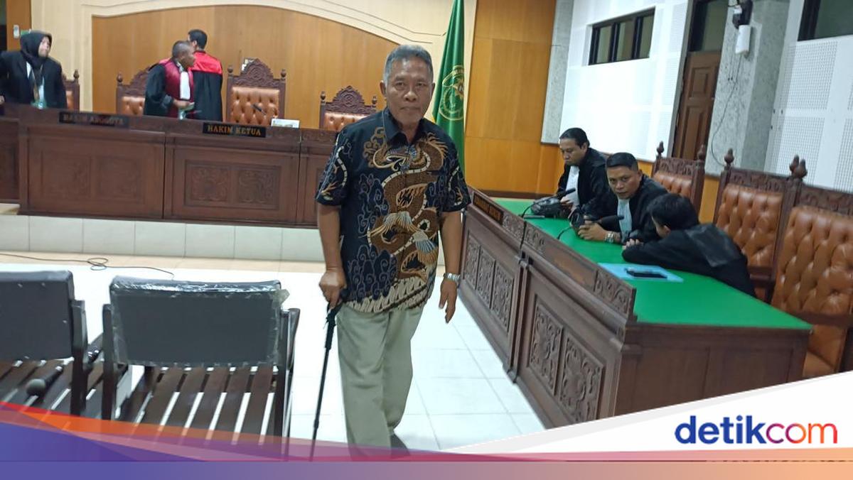 Hakim MA Sunat Hukuman 2 Terdakwa Korupsi Lombok City Center Jadi 5 Tahun