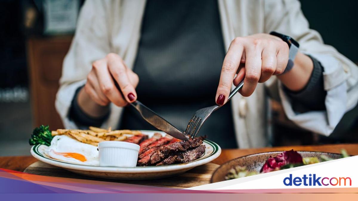 Hindari 5 Hal Paling Memalukan Ini Saat Pesan Makanan di Restoran