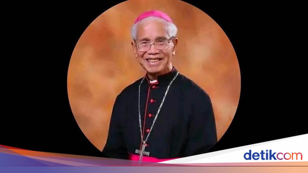 Uskup Suku Batak Pertama yang Tutup Usia Disemayamkan di Gereja ...