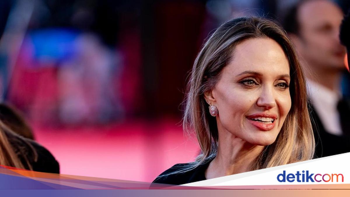 Fakta Liontin Darah Angelina Jolie Diungkap Mantan: Romantis atau Mistis?